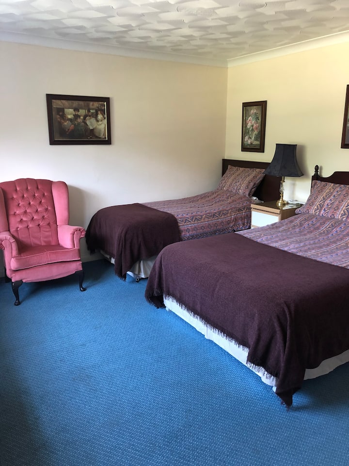 Family Room In Quiet Seaside Location - Bracklesham Bay