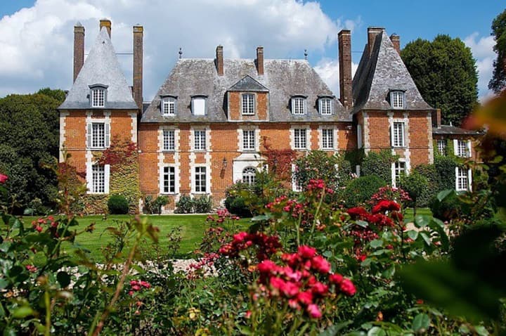 Rent A Beautiful Chateau With 28 Beds, Swimming Pool And Tennis - Lyons-la-Forêt