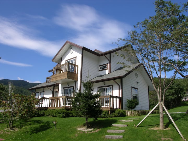 ★가족모임추천★ 대관령 양떼펜션 40평(방4개, 8~12명) #양떼목장3분, #용평10분 - Gangneung-si