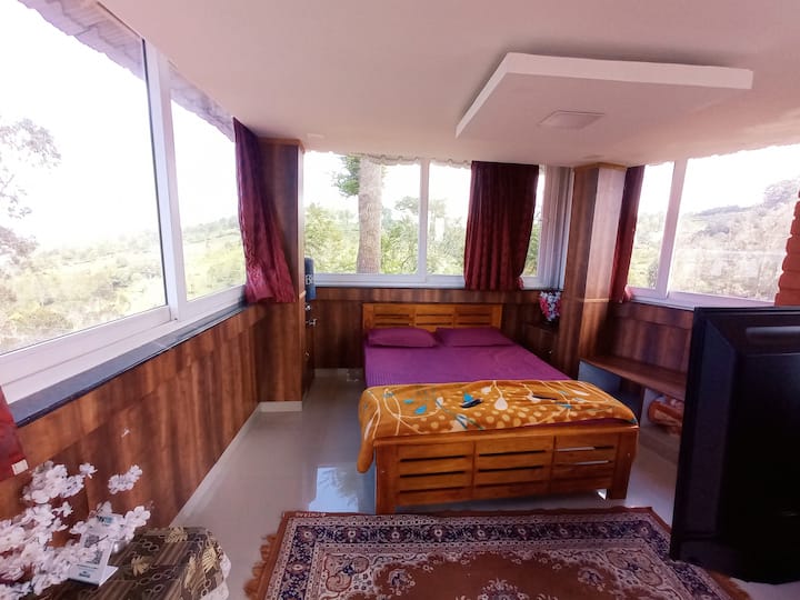 Myspace Holiday Inn - Honeymoon Suite - Kotagiri