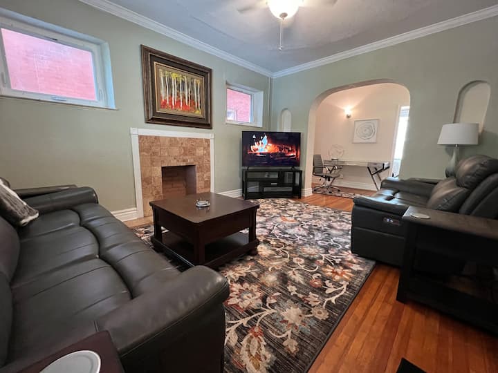 Lovely 1 Bdrm In Heart Of Capitol Hill! - Denver, CO