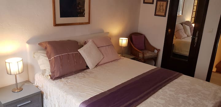 Lou  Casteu Chambres D'hôtes Au Cœur Du Village - Annot