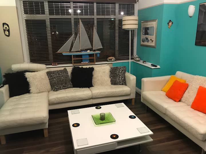 4 Bed House Would Suit 6 Adults + 2 Kids - Surbiton