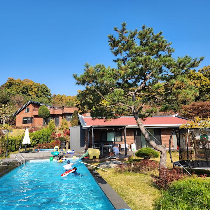 갈대마을서재: 전원 속의 풀빌라. 대형 온수풀과 핫스파. 서재가 있는 독채 - Daejeon