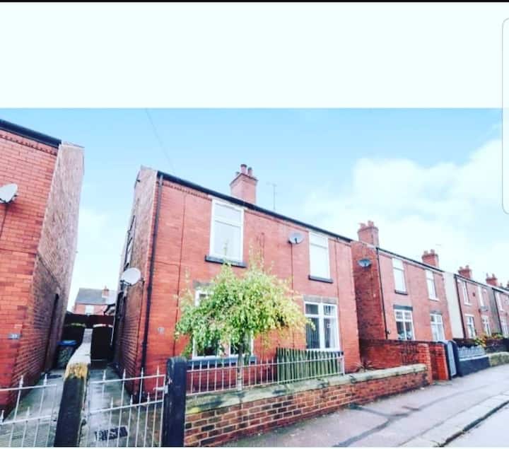 Delightful 3 Bed Period Property In Derbyshire - Chesterfield