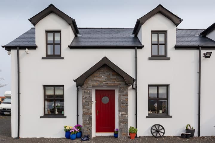 Beautiful Cosy Portrush Cottage Close To Beach - 波特巴林特雷