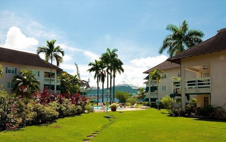 Garden-sea View 2 Bedroom/2 Bath - Montego Bay