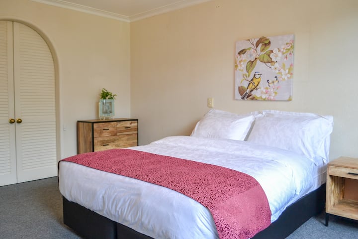 Heritage Big 2 Bed Mt Eden Home | 15 Mins To City - Auckland