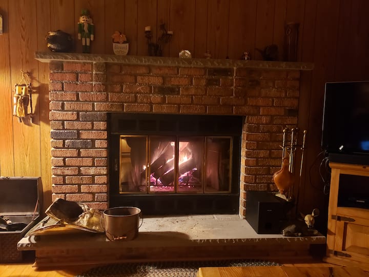 20% Holiday Discount! Cozy Poconos Cabin W/hot Tub - Pennsylvania