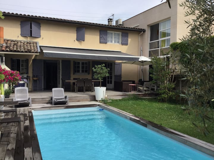 2chambres Sb & Wc
Privees Climatisées
Dans Maison - Bordeaux
