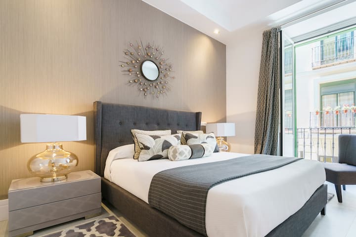 Homeclub | Elegant Apartment In Justice District - Madrid