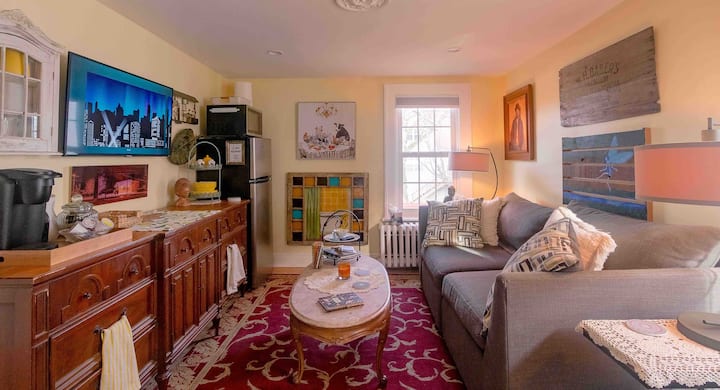 Charming Beacon 2 Room Suite - Private Bathroom. - Beacon, NY