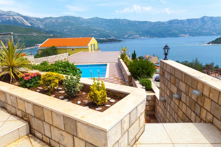 Apartment With Fantastic View In Budva - Budva