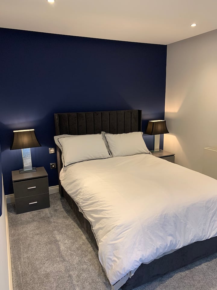 Double Room With En-suite Shower & Small Terrace - Royal Tunbridge Wells