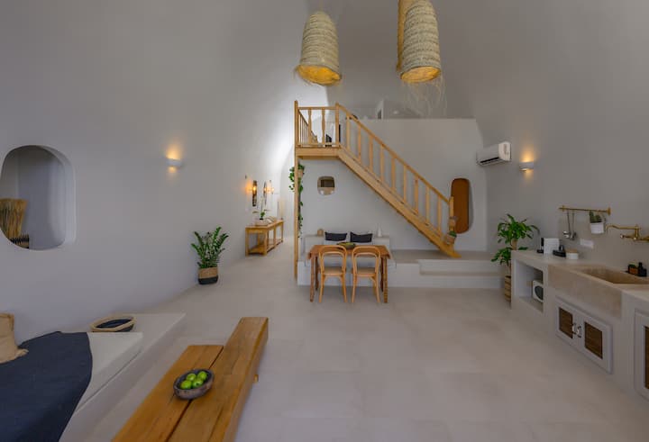 Superior Family Cave Apartment By Elements Suites - Santorini