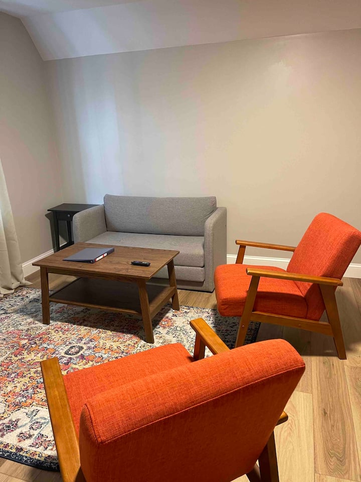 Two Bedrooms, One Bath In Watertown Next To Bus - Massachusetts