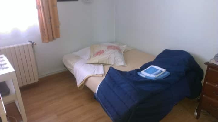 Coquette Chambre à Petits Prix - Bois-Colombes