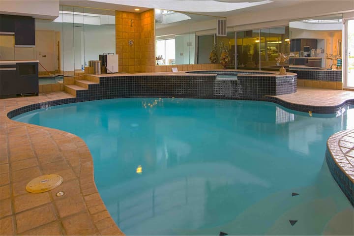 Leithen Lodge Is Like a Scottish Castle in N Tampa - Villas for Rent in ...