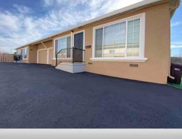3 Bedrooms, 2 Bathrooms. Close To San Francisco. - San Leandro, CA