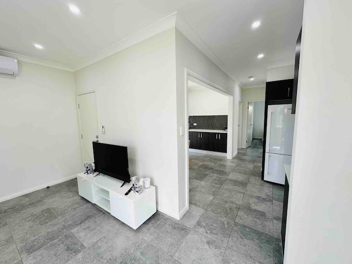 Spacious Grannyflat In Cabramatta - Liverpool
