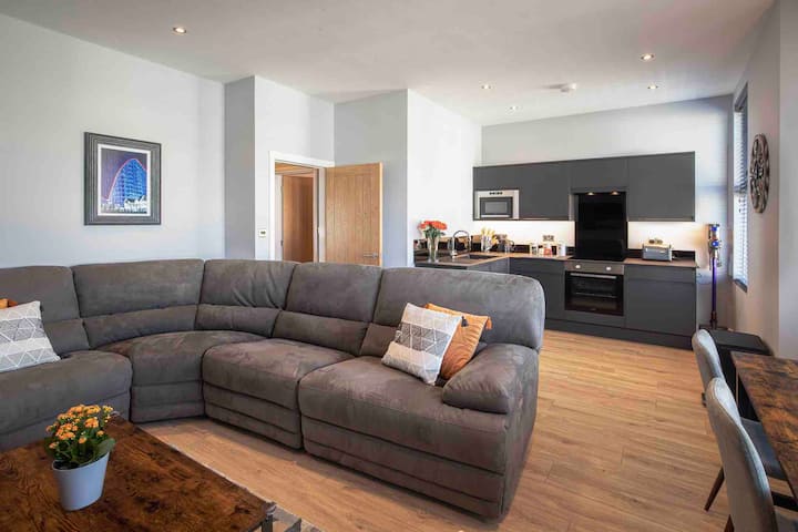 First Floor Newly Renovated 
Suitable For 6 Guests - Blackpool