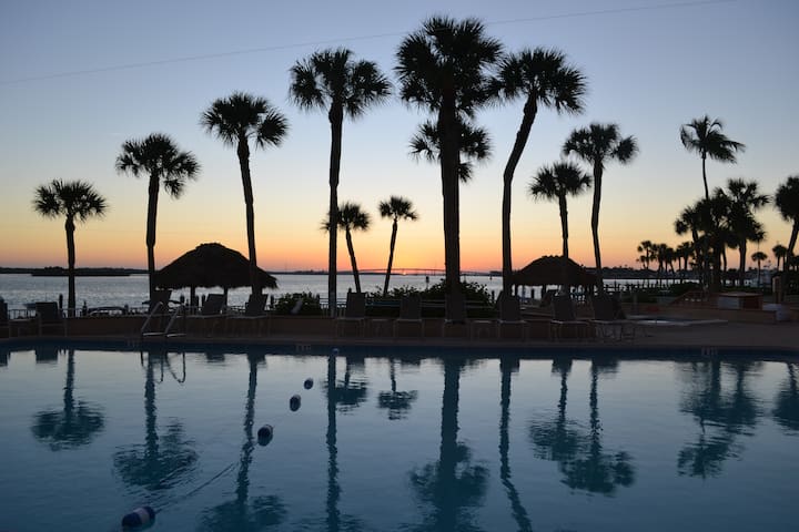 Paradise With Great Water View!!! - Marco Island, FL