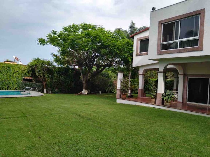 Casa Con Amplio Jardín Parques Sumiya Cuernavaca - Jiutepec