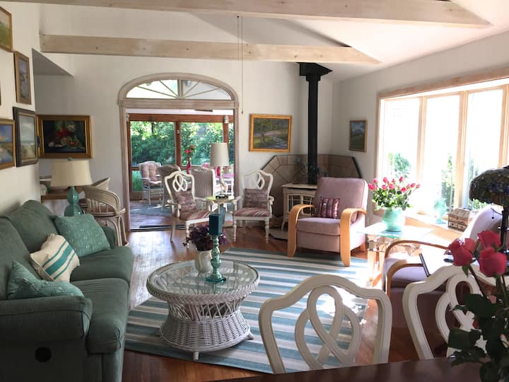 Westhampton 3br2ba, Avail: Sept 15th To May 15th, '26 - The Hamptons, NY