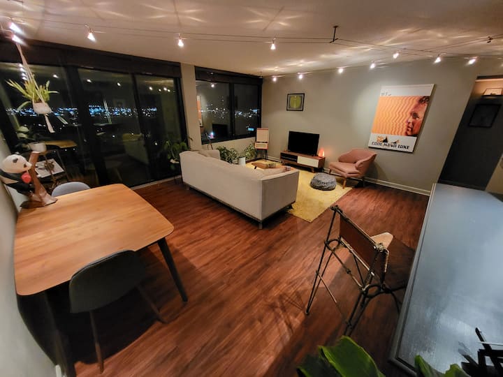 Downtown Penthouse River View - Tulsa, OK