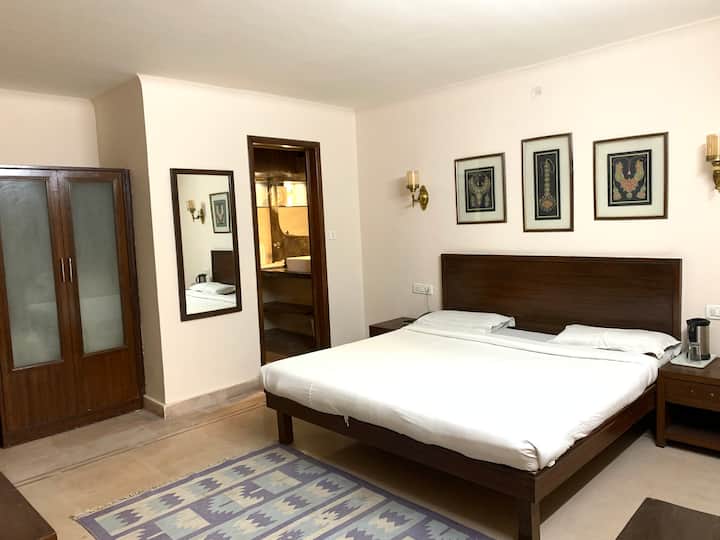 Hotel Rajdeep - Spacious Rooms In City Centre - Jaipur