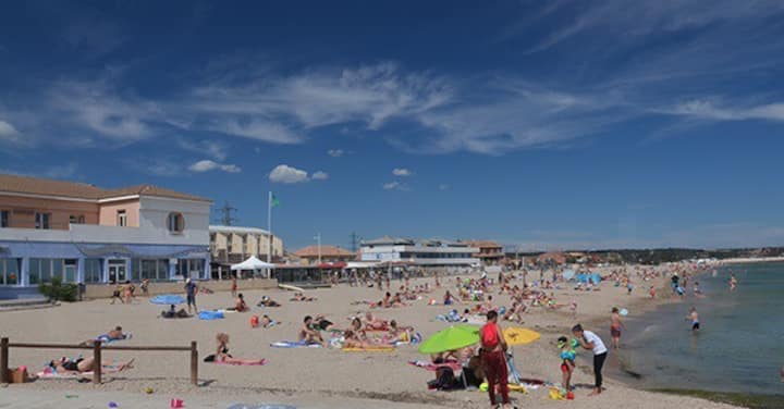 Plage du Cavaou Holiday Rentals & Homes - Fos-sur-Mer, France | Airbnb