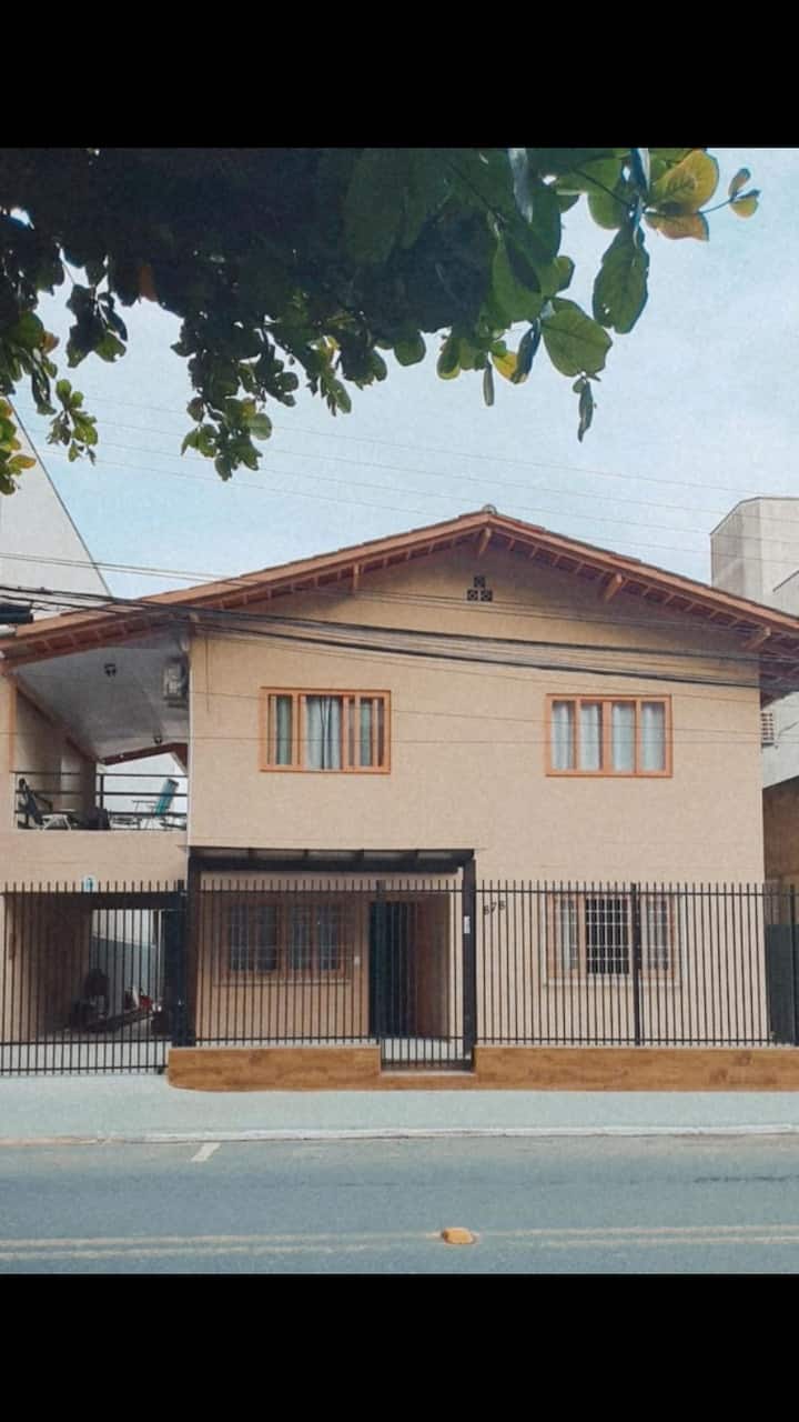 Casa Grande Para Até 11 Pessoas Próximo A Praia - Balneário Camboriú