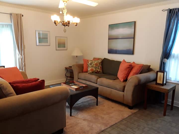 Charming Historical Home In Hockley Village - Shelburne