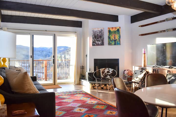 Updated Ski-in/ski-out Condo Crested Butte - Crested Butte, CO