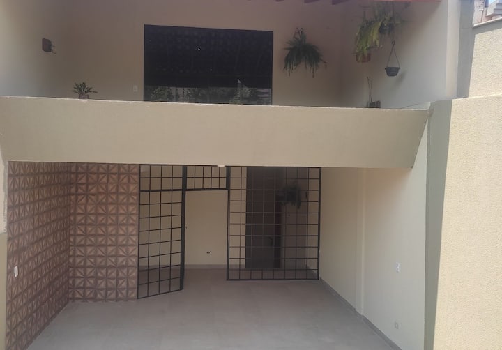Casa Inteira Próxima Ao Centro. - Londrina