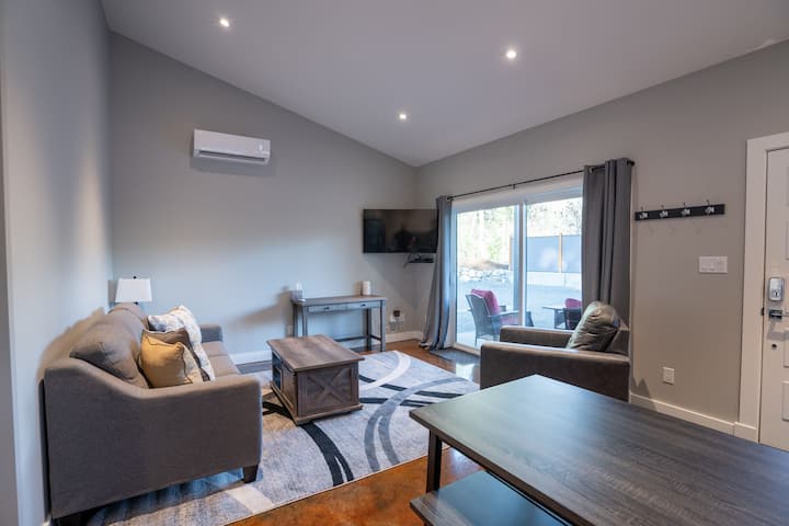 2 Bdrm 2 Ensuite New Modern Home - Port Alberni