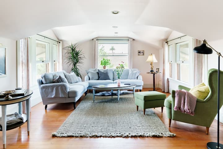 Explore Long Beach From A Historic Garden Oasis - Long Beach, CA