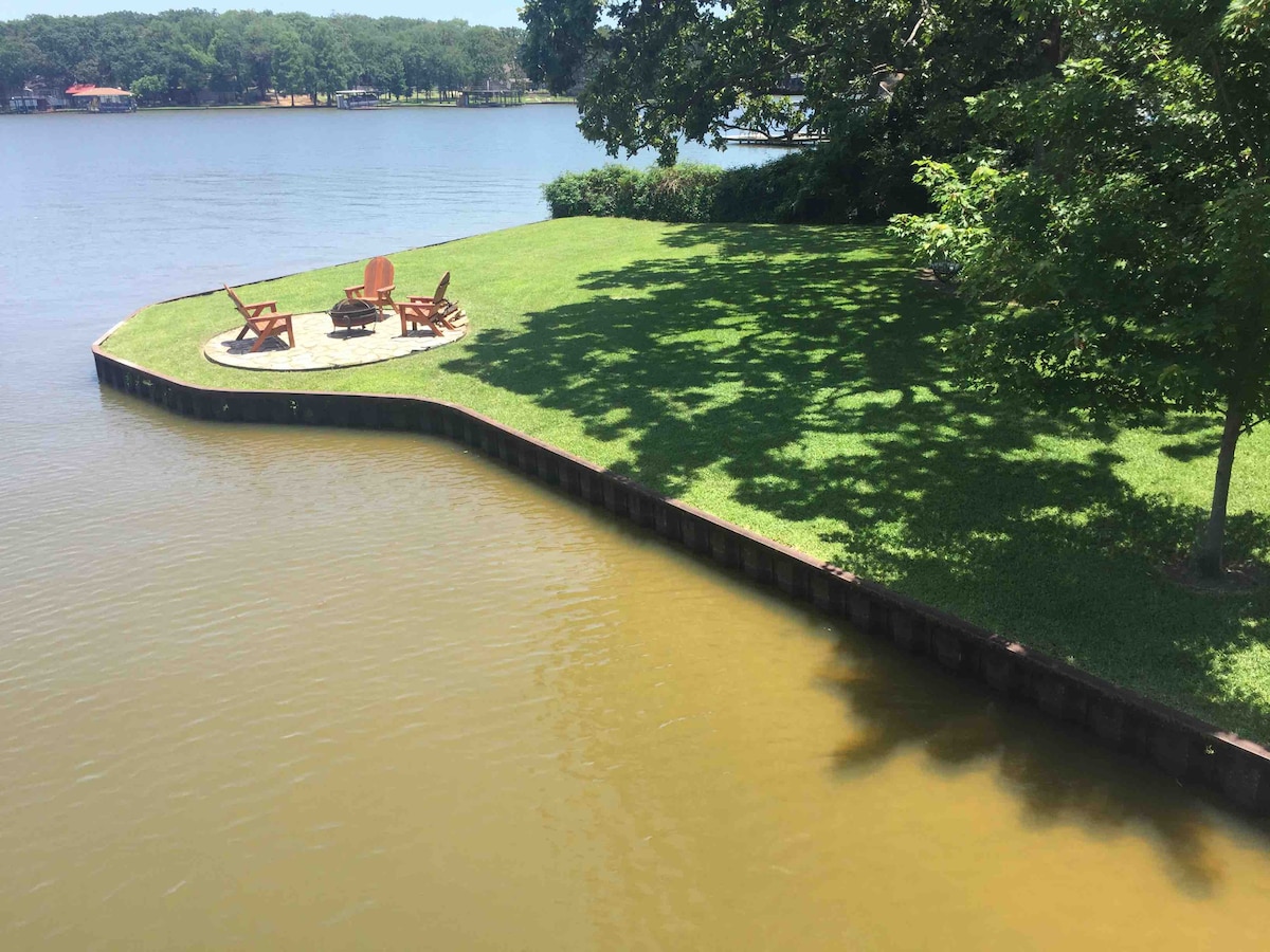 Lake Athens Vacation Rentals & Homes - Athens, TX | Airbnb