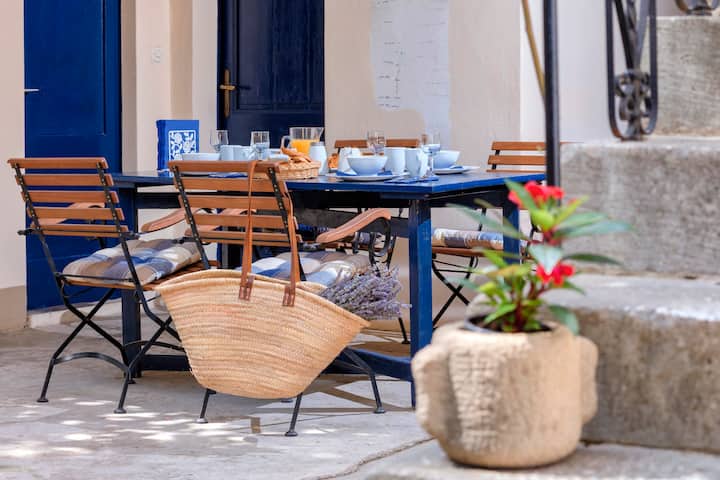 Captain Niko's House 1 W/spacious Courtyard - Jelsa