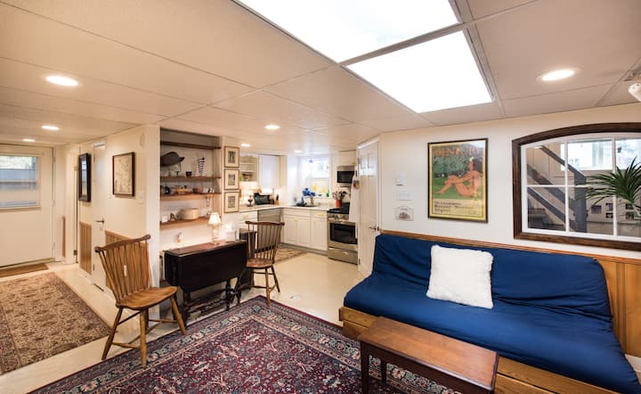 The Cottage - New Renovated One Bedroom Apartment - Gaithersburg, MD