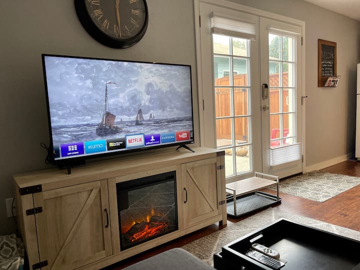 Marv's Mini House - Sacramento, CA