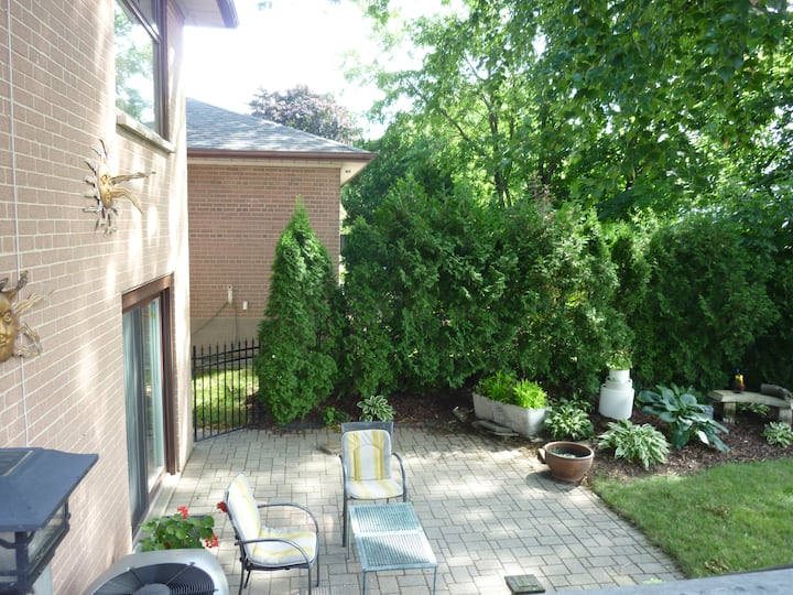 Mississauga Ground Floor With Backyard View - Toronto