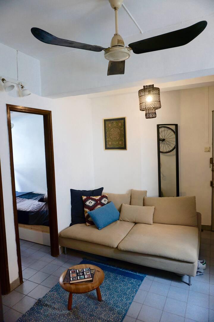 Gough Street Single Room W/ Private Terrace - Sai Ying Pun