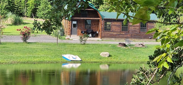 Luxury Private Lakefront "Kangaroo Cabins" Zoofarm - Tyler, TX