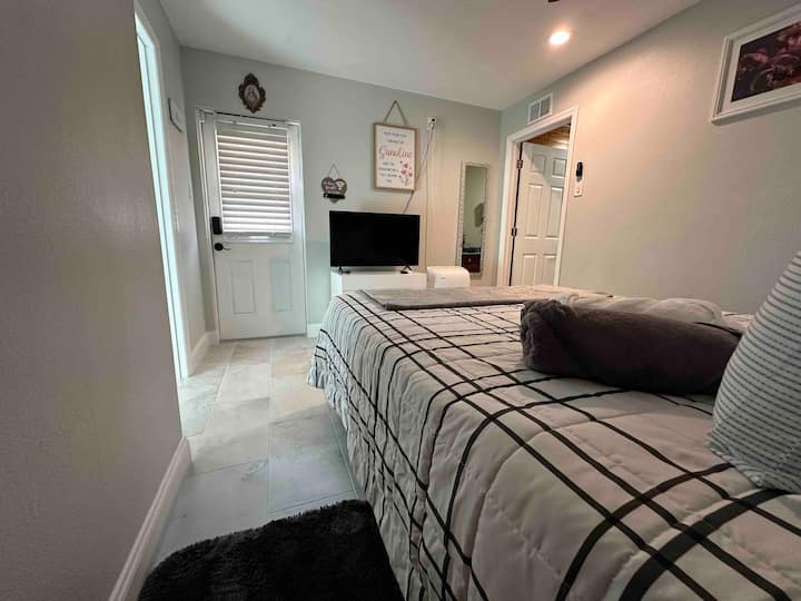 Orlando Getaway - Orlando, FL