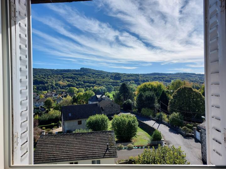 Appartement Belle Vue Vallée, Parking Sur Place - Vic-sur-Cère