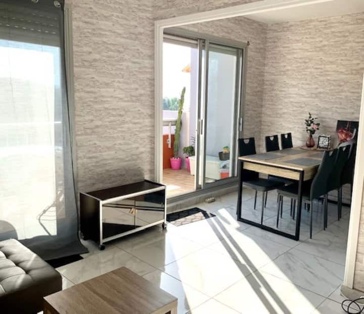 Bel Appartement Avec Vue Sur Mer Près De La Plage - Le Lavandou