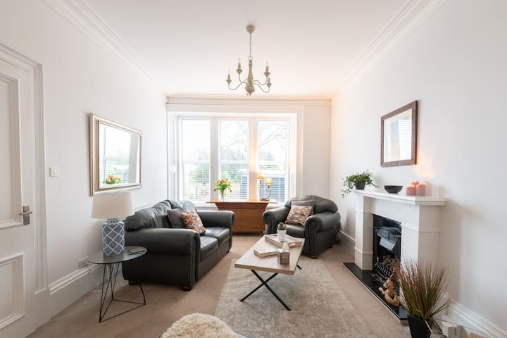 Walk Distance To City Centre, Very Quiet Location! - Loch Ness