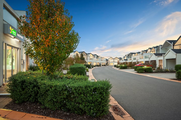 Relaxing 1-bedroom Townhouse W/ Pool & Gym Access - 브루클린