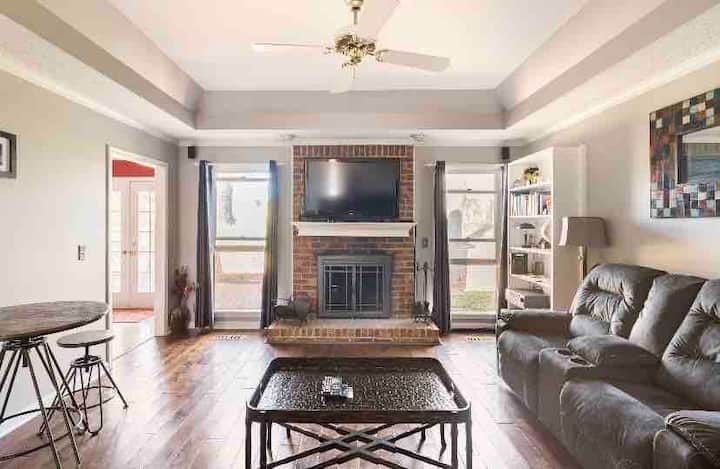 Two Rooms In Franklin (Single Family Home) - 